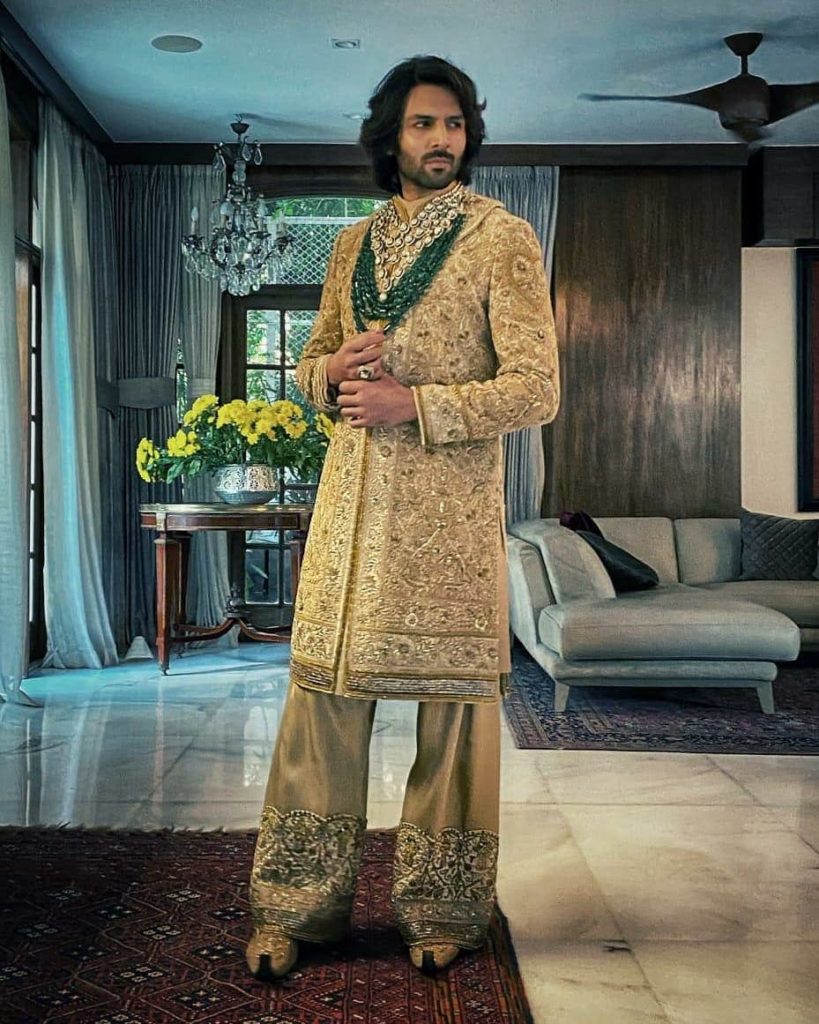 30 The Golden Sherwani - Stylish yet Sporty - Go Golden